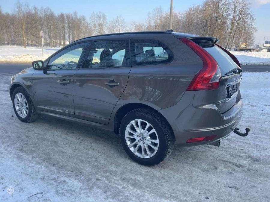 Brown Volvo XC60 2017 in Kaunas, with an engine capacity of 1.97 L and mileage of 271 thousand km for 11250 €, photo 14 on AUTOMOTO.COM.LV