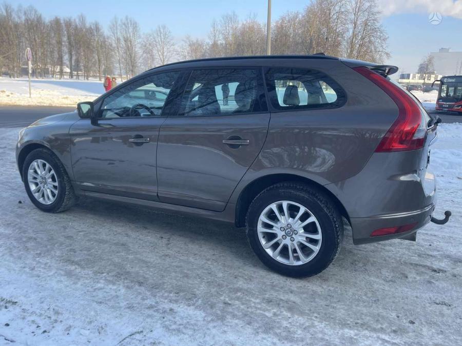 Brown Volvo XC60 2017 in Kaunas, with an engine capacity of 1.97 L and mileage of 271 thousand km for 11250 €, photo 15 on AUTOMOTO.COM.LV