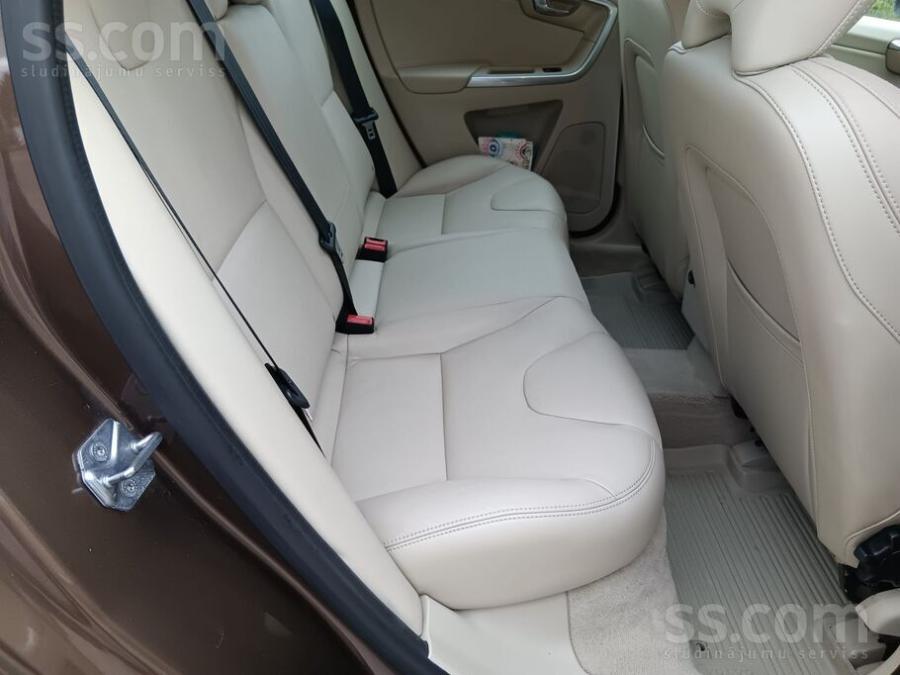 Brūns Volvo XC60 2017 Ogre, ar dzinēja tilpumu 2.00 L un nobraukumu 251 tūkst. km par 13400 €, foto 16 vietnē AUTOMOTO.COM.LV