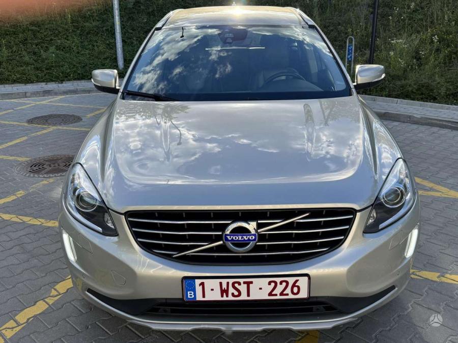 Brown Volvo XC60 2017 in Vilnius, with an engine capacity of 1.97 L and mileage of 300 thousand km for 9999 €, photo 3 on AUTOMOTO.COM.LV