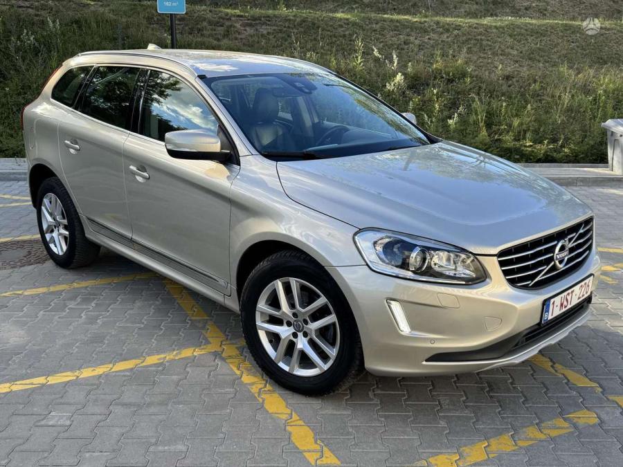 Brown Volvo XC60 2017 in Vilnius, with an engine capacity of 1.97 L and mileage of 300 thousand km for 9999 €, photo 4 on AUTOMOTO.COM.LV