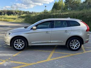 Brown Volvo XC60 2017 in Vilnius, with an engine capacity of 1.97 L and mileage of 300 thousand km for 9999 €, photo 9 on AUTOMOTO.COM.LV