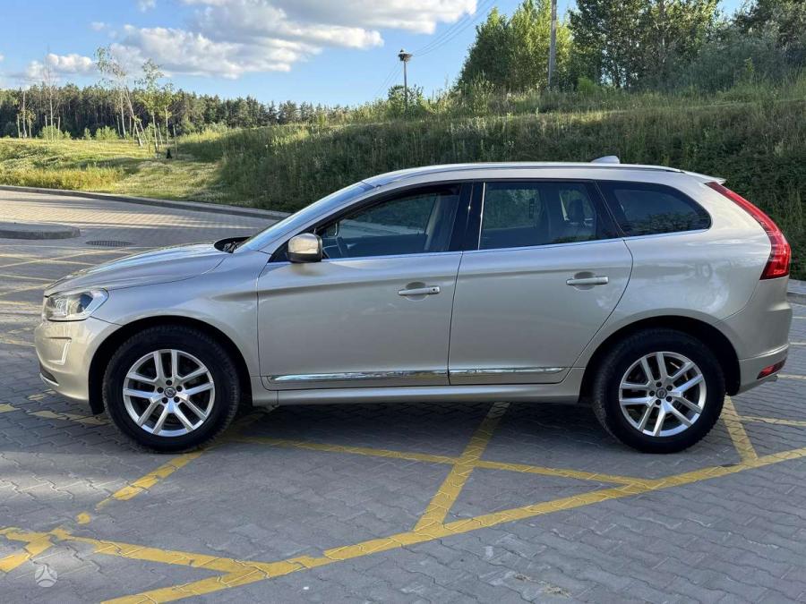 Brown Volvo XC60 2017 in Vilnius, with an engine capacity of 1.97 L and mileage of 300 thousand km for 9999 €, photo 9 on AUTOMOTO.COM.LV