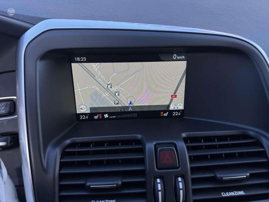 Brown Volvo XC60 2017 in Vilnius, with an engine capacity of 1.97 L and mileage of 300 thousand km for 9999 €, photo 16 on AUTOMOTO.COM.LV
