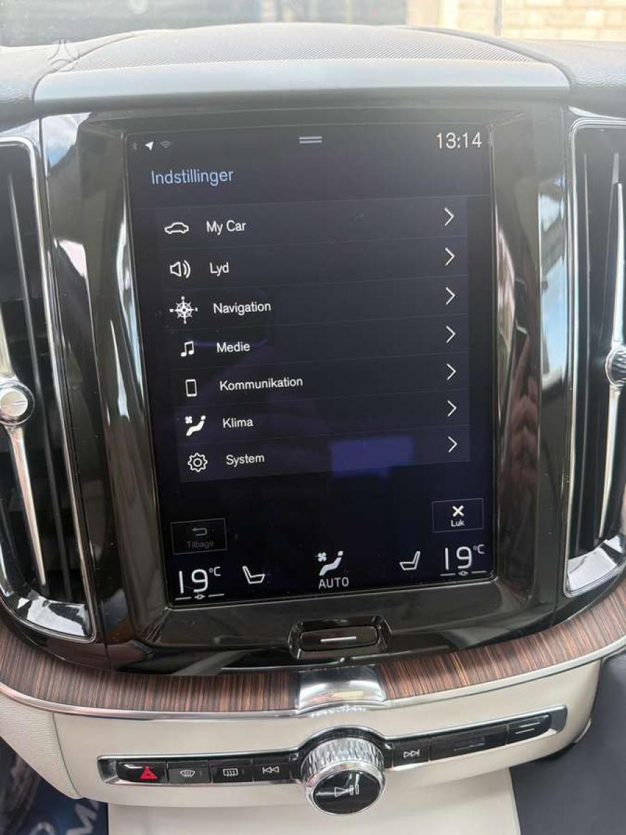 Brūns Volvo XC60 2017 Panevēža, ar dzinēja tilpumu 1.97 L un nobraukumu 274 tūkst. km par 17999 €, foto 22 vietnē AUTOMOTO.COM.LV