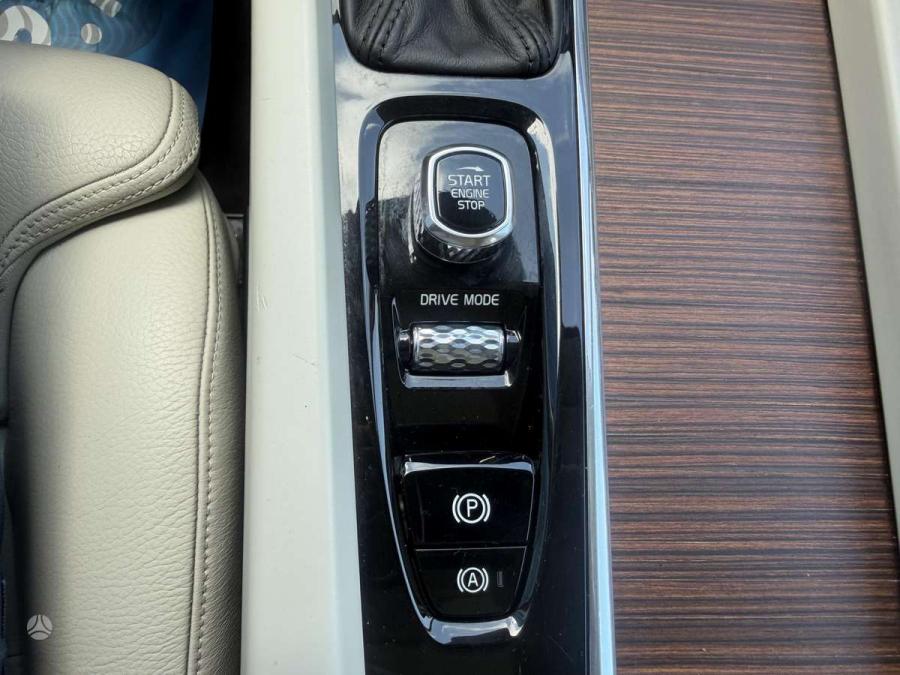 Brūns Volvo XC60 2017 Panevēža, ar dzinēja tilpumu 1.97 L un nobraukumu 274 tūkst. km par 17999 €, foto 30 vietnē AUTOMOTO.COM.LV