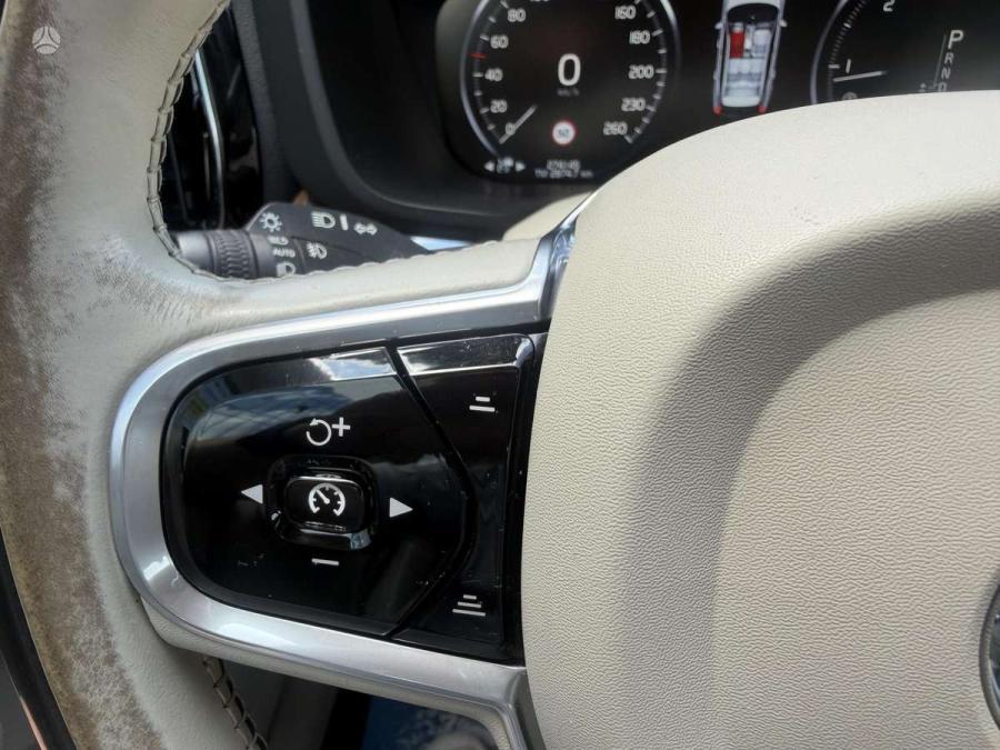 Brūns Volvo XC60 2017 Panevēža, ar dzinēja tilpumu 1.97 L un nobraukumu 274 tūkst. km par 17999 €, foto 36 vietnē AUTOMOTO.COM.LV