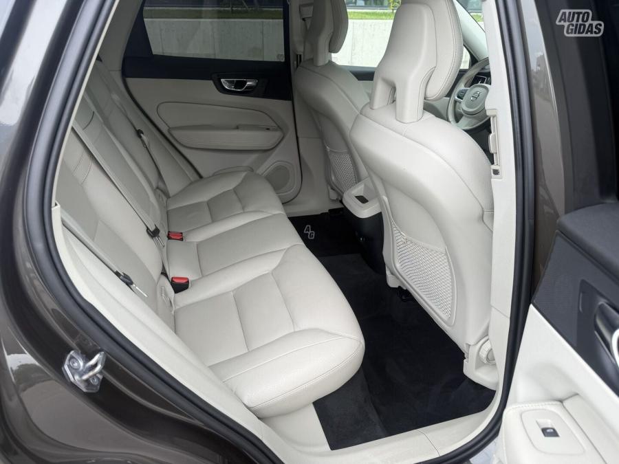 Brūns Volvo XC60 2017 Panevēža, ar dzinēja tilpumu 2.00 L un nobraukumu 274 tūkst. km par 17999 €, foto 33 vietnē AUTOMOTO.COM.LV