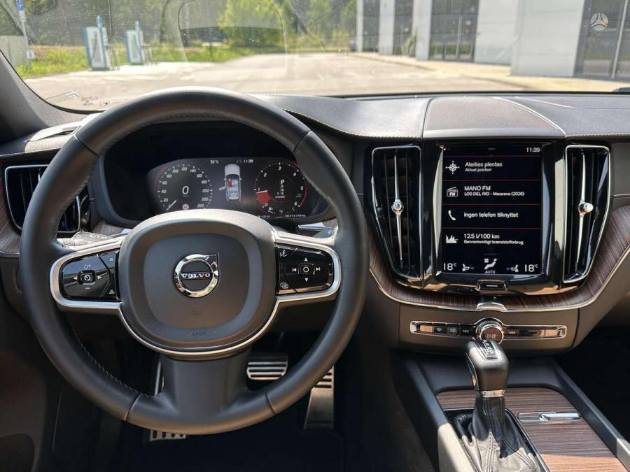 Brūns Volvo XC60 2017 Kauņa, ar dzinēja tilpumu 1.97 L un nobraukumu 299 tūkst. km par 18950 €, foto 4 vietnē AUTOMOTO.COM.LV
