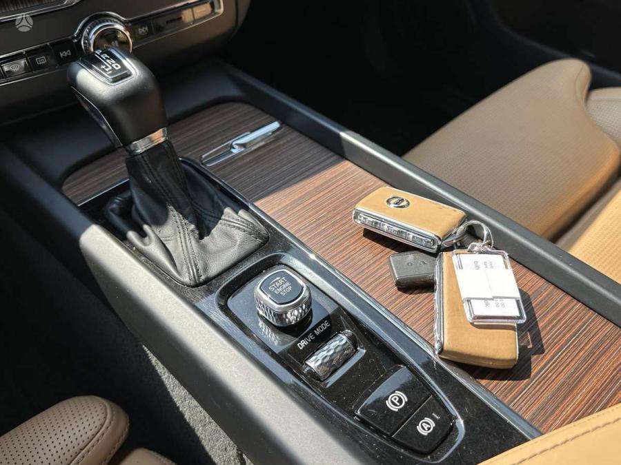 Brūns Volvo XC60 2017 Kauņa, ar dzinēja tilpumu 1.97 L un nobraukumu 299 tūkst. km par 18950 €, foto 12 vietnē AUTOMOTO.COM.LV