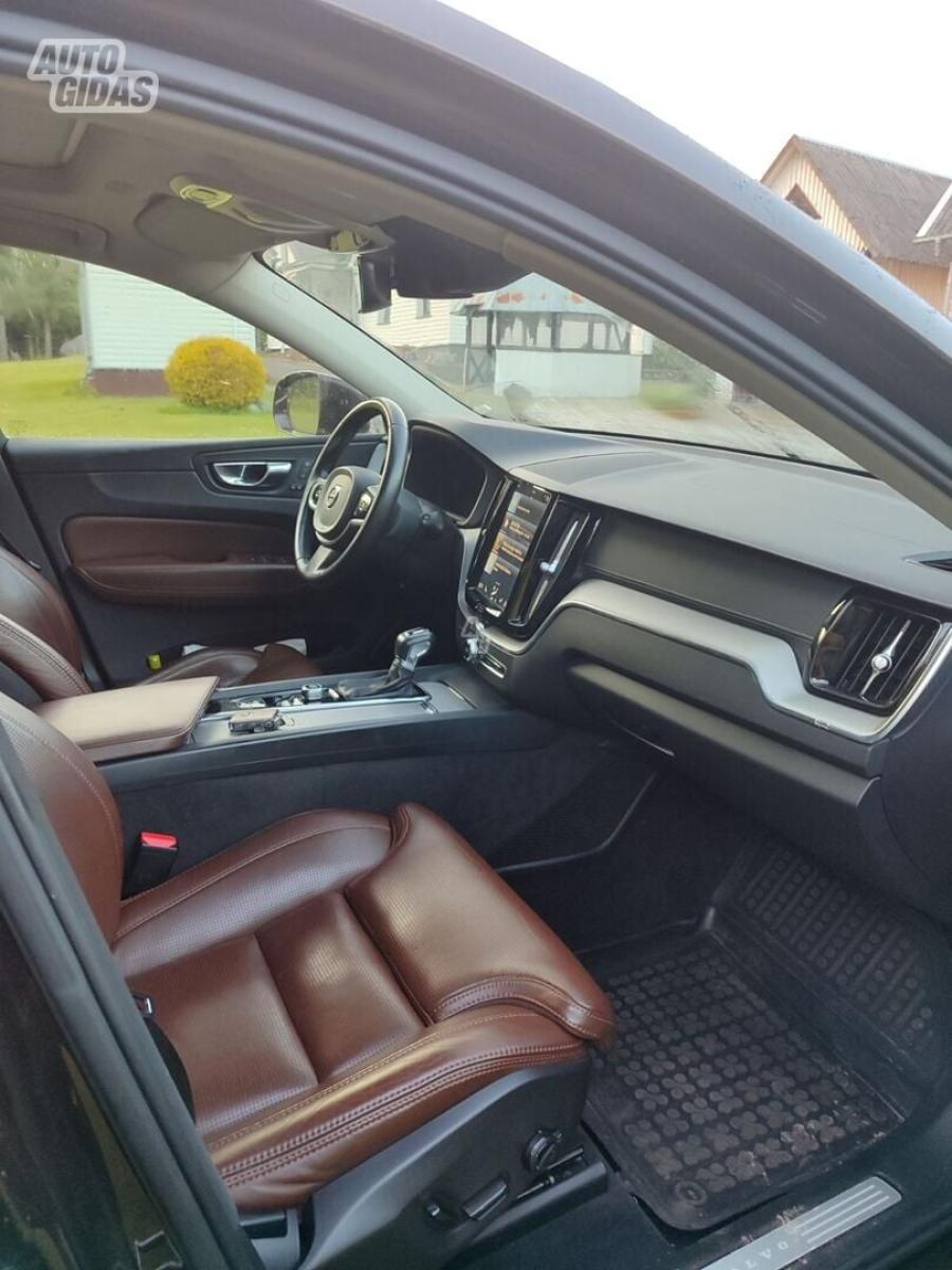 Brown Volvo XC60 2017 in Vilnius, with an engine capacity of 2.00 L and mileage of 360 thousand km for 16500 €, photo 6 on AUTOMOTO.COM.LV