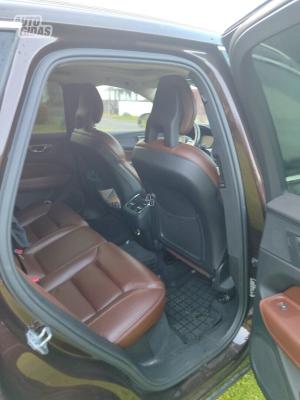 Brown Volvo XC60 2017 in Vilnius, with an engine capacity of 2.00 L and mileage of 360 thousand km for 16500 €, photo 7 on AUTOMOTO.COM.LV