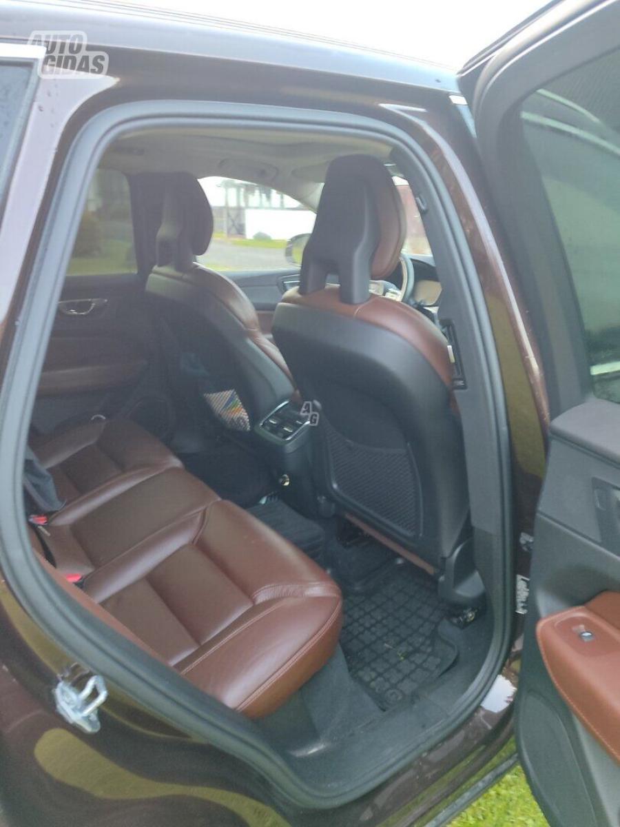 Brown Volvo XC60 2017 in Vilnius, with an engine capacity of 2.00 L and mileage of 360 thousand km for 16500 €, photo 7 on AUTOMOTO.COM.LV