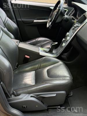 Brūns Volvo XC60 2017 Rīga, ar dzinēja tilpumu 2.00 L un nobraukumu 0 tūkst. km par 9900 €, foto 11 vietnē AUTOMOTO.COM.LV