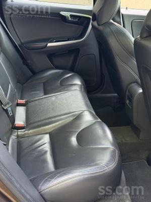 Brūns Volvo XC60 2017 Rīga, ar dzinēja tilpumu 2.00 L un nobraukumu 0 tūkst. km par 9900 €, foto 14 vietnē AUTOMOTO.COM.LV