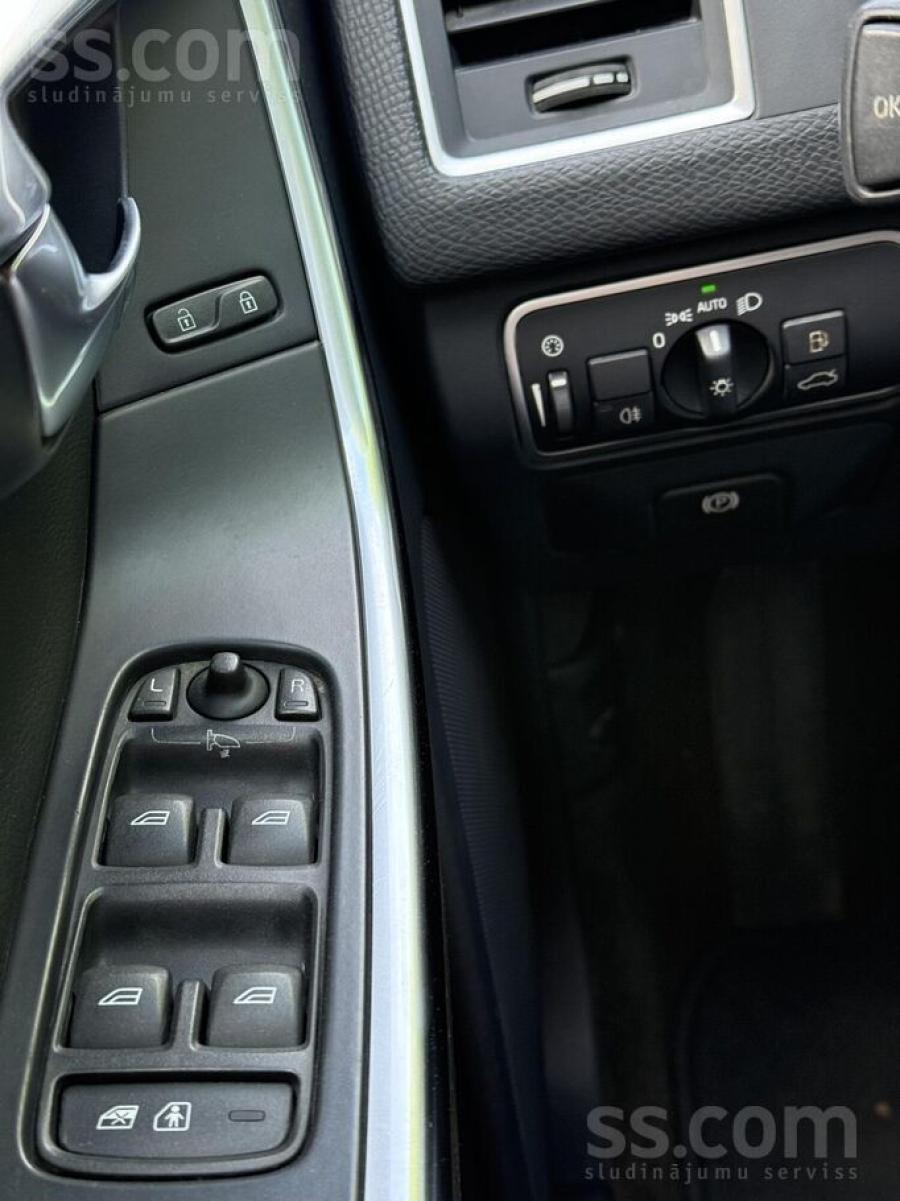 Brūns Volvo XC60 2017 Rīga, ar dzinēja tilpumu 2.00 L un nobraukumu 0 tūkst. km par 9900 €, foto 17 vietnē AUTOMOTO.COM.LV