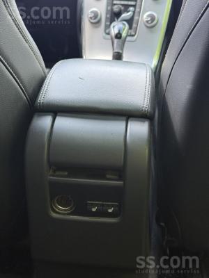 Brown Volvo XC60 2017 in Riga, with an engine capacity of 2.00 L and mileage of 0 thousand km for 9900 €, photo 15 on AUTOMOTO.COM.LV
