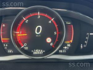 Brown Volvo XC60 2017 in Riga, with an engine capacity of 2.00 L and mileage of 0 thousand km for 9900 €, photo 18 on AUTOMOTO.COM.LV