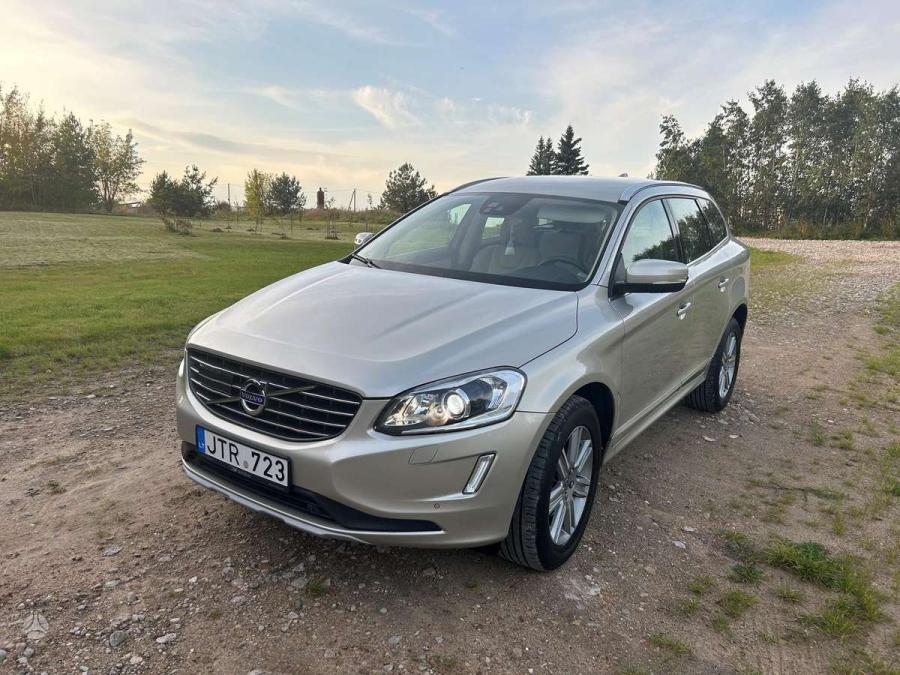 Brown Volvo XC60 2017 in Vilnius, with an engine capacity of 1.97 L and mileage of 81 thousand km for 19499 €, photo 1 on AUTOMOTO.COM.LV