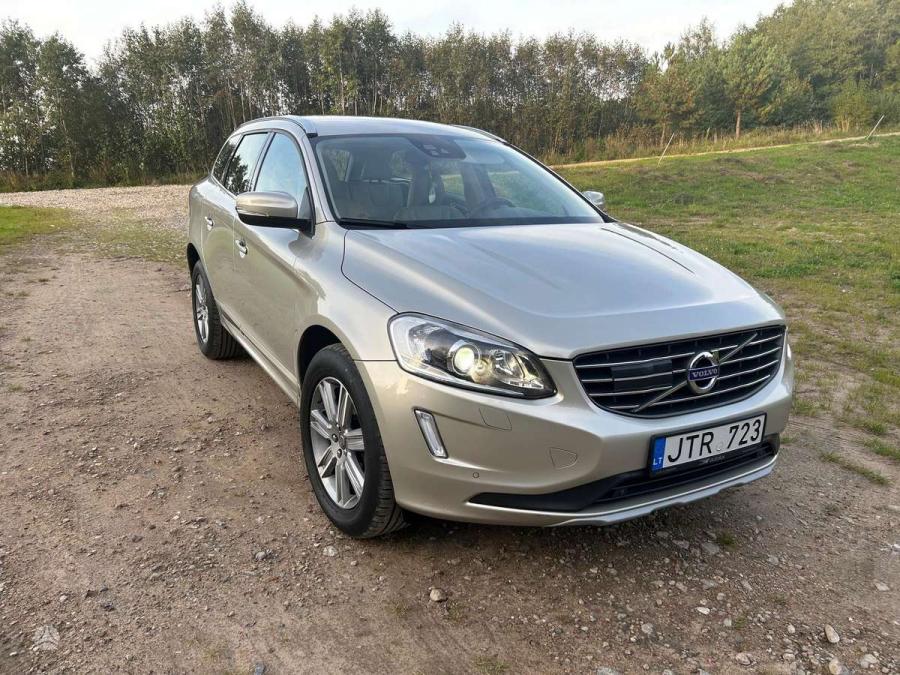 Brown Volvo XC60 2017 in Vilnius, with an engine capacity of 1.97 L and mileage of 81 thousand km for 19499 €, photo 3 on AUTOMOTO.COM.LV