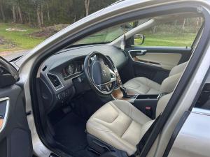 Brown Volvo XC60 2017 in Vilnius, with an engine capacity of 1.97 L and mileage of 81 thousand km for 19499 €, photo 6 on AUTOMOTO.COM.LV