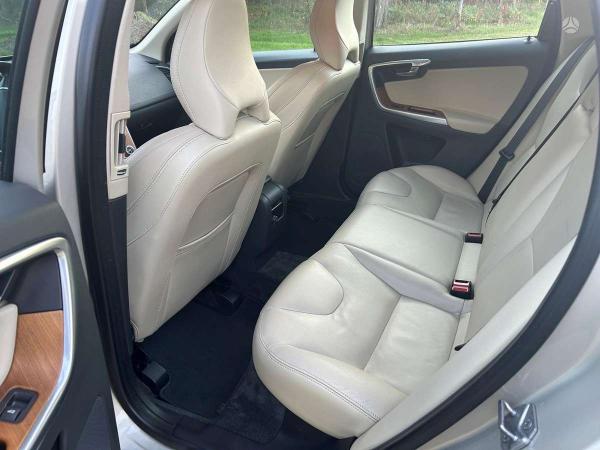 Brūns Volvo XC60 2017 Viļņa, ar dzinēja tilpumu 1.97 L un nobraukumu 81 tūkst. km par 19499 €, foto 7 vietnē AUTOMOTO.COM.LV