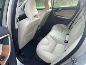 Brown Volvo XC60 2017 in Vilnius, with an engine capacity of 1.97 L and mileage of 81 thousand km for 19499 €, photo 7 on AUTOMOTO.COM.LV