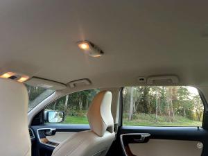 Brown Volvo XC60 2017 in Vilnius, with an engine capacity of 1.97 L and mileage of 81 thousand km for 19499 €, photo 9 on AUTOMOTO.COM.LV