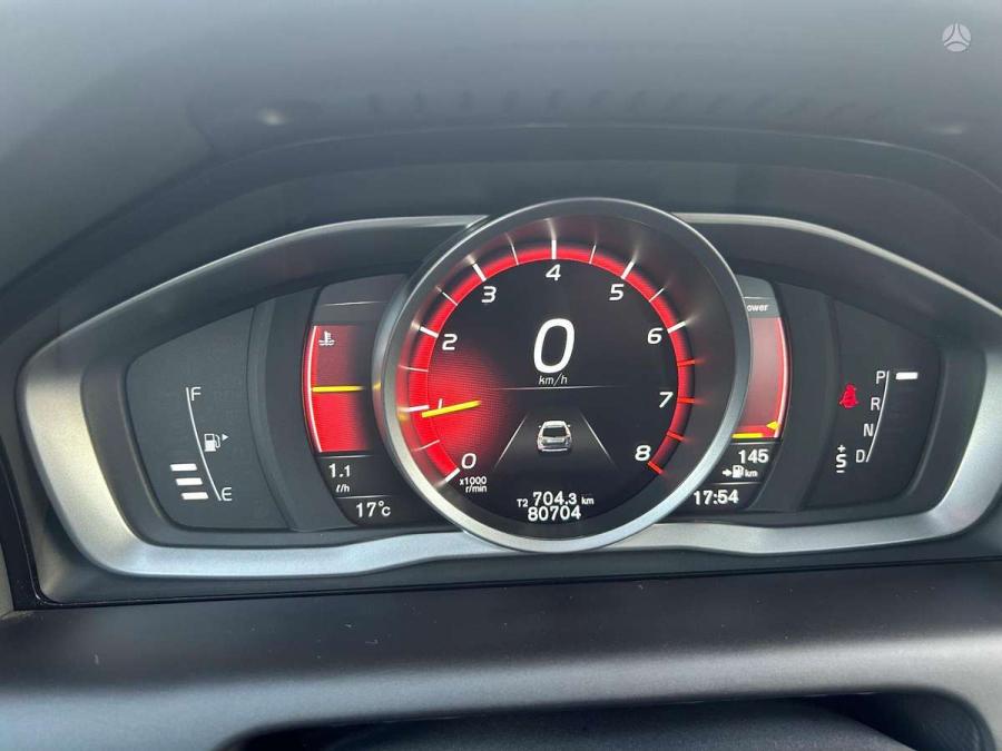 Brown Volvo XC60 2017 in Vilnius, with an engine capacity of 1.97 L and mileage of 81 thousand km for 19499 €, photo 12 on AUTOMOTO.COM.LV