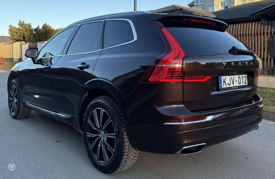 Brown Volvo XC60 2018 in Kaunas, with an engine capacity of 1.97 L and mileage of 95 thousand km for 25999 €, photo 8 on AUTOMOTO.COM.LV