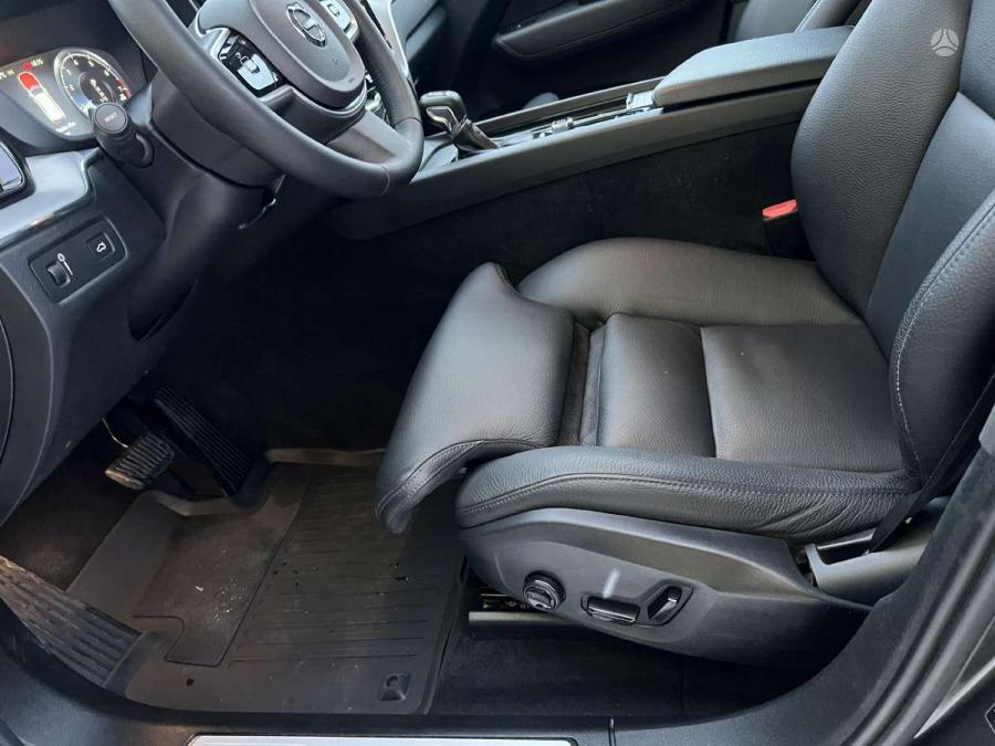 Brūns Volvo XC60 2018 Kauņa, ar dzinēja tilpumu 1.97 L un nobraukumu 223 tūkst. km par 14950 €, foto 30 vietnē AUTOMOTO.COM.LV