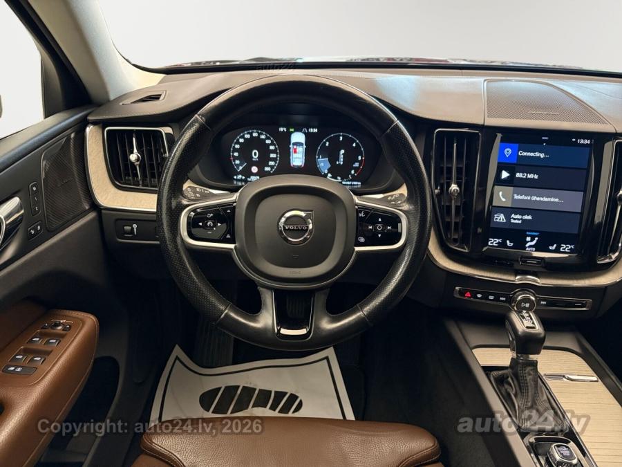 Brown Volvo XC60 2018 in Tallinn, with an engine capacity of 2.00 L and mileage of 205 thousand km for 25900 €, photo 9 on AUTOMOTO.COM.LV