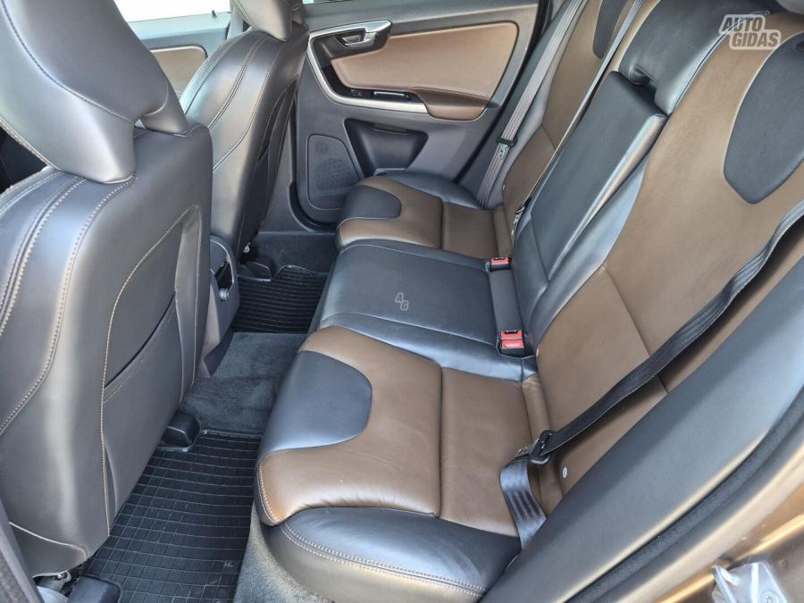 Brūns Volvo XC60 2018 Viļņa, ar dzinēja tilpumu 2.00 L un nobraukumu 207 tūkst. km par 14700 €, foto 11 vietnē AUTOMOTO.COM.LV