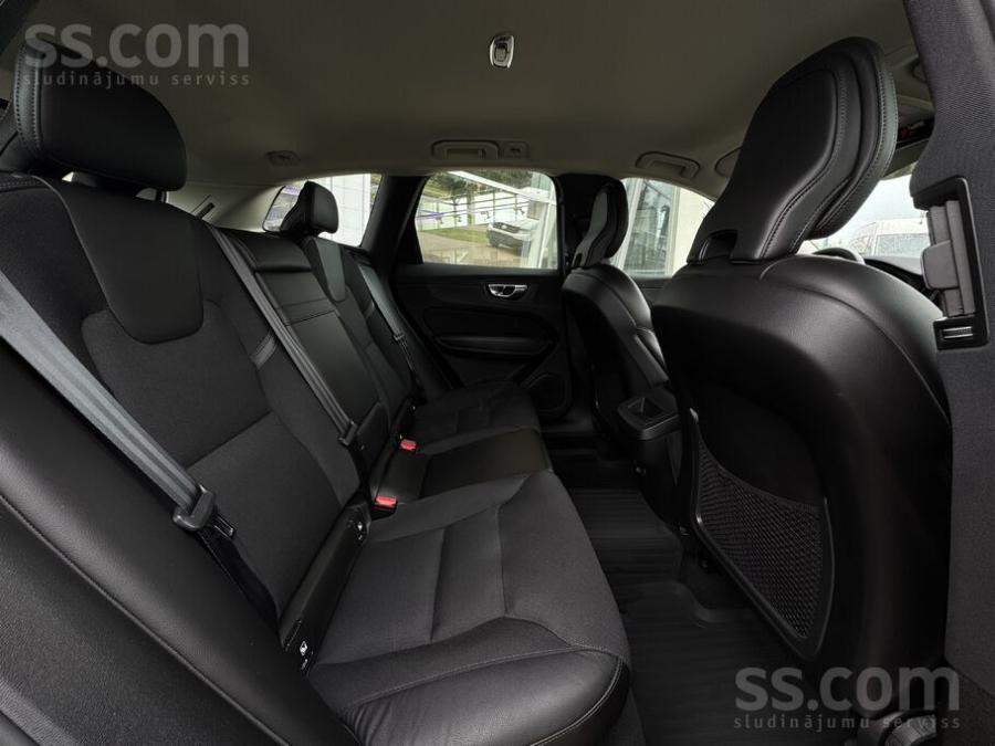 Brown Volvo XC60 2019 in Valmiera, with an engine capacity of 2.00 L and mileage of 164 thousand km for 24600 €, photo 20 on AUTOMOTO.COM.LV