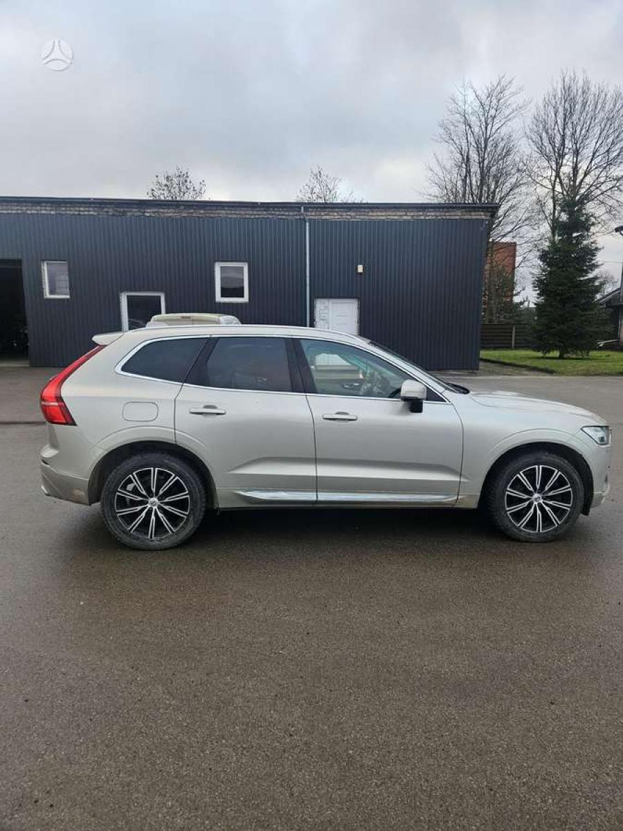 Brown Volvo XC60 2019 in Plunge, with an engine capacity of 1.97 L and mileage of 123 thousand km for 17000 €, photo 9 on AUTOMOTO.COM.LV