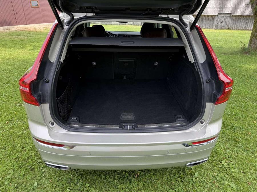 Brown Volvo XC60 2019 in Vilnius, with an engine capacity of 1.97 L and mileage of 181 thousand km for 20300 €, photo 10 on AUTOMOTO.COM.LV