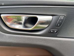 Brown Volvo XC60 2019 in Vilnius, with an engine capacity of 1.97 L and mileage of 181 thousand km for 20300 €, photo 15 on AUTOMOTO.COM.LV