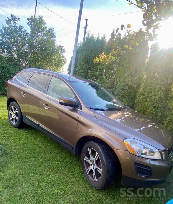 Brūns Volvo XC60 2012 Daugavpils, ar dzinēja tilpumu 2.00 L un nobraukumu 308 tūkst. km par 9500 €, foto 3 vietnē AUTOMOTO.COM.LV