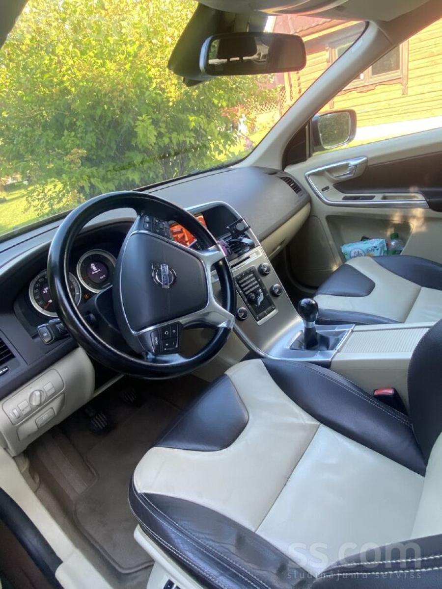 Brūns Volvo XC60 2012 Daugavpils, ar dzinēja tilpumu 2.00 L un nobraukumu 308 tūkst. km par 9500 €, foto 6 vietnē AUTOMOTO.COM.LV