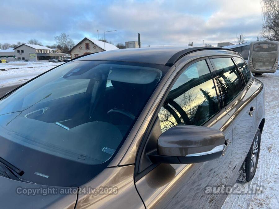 Brūns Volvo XC60 2015 Paide, ar dzinēja tilpumu 2.00 L un nobraukumu 245 tūkst. km par 11900 €, foto 6 vietnē AUTOMOTO.COM.LV
