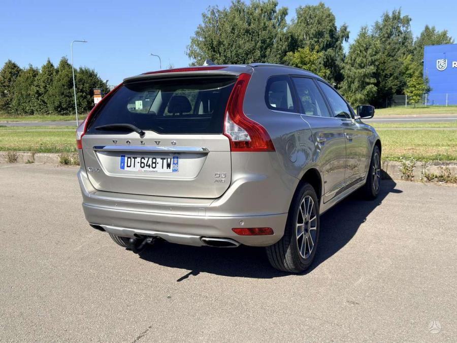 Brown Volvo XC60 2015 in Panevezys, with an engine capacity of 2.40 L and mileage of 174 thousand km for 12990 €, photo 13 on AUTOMOTO.COM.LV