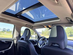 Brown Volvo XC60 2015 in Panevezys, with an engine capacity of 2.40 L and mileage of 174 thousand km for 12990 €, photo 16 on AUTOMOTO.COM.LV