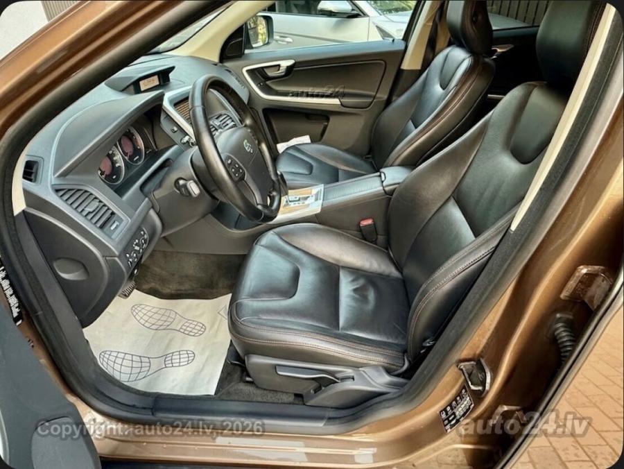 Brūns Volvo XC60 2009 Tallina, ar dzinēja tilpumu 2.40 L un nobraukumu 0 tūkst. km par 4950 €, foto 12 vietnē AUTOMOTO.COM.LV