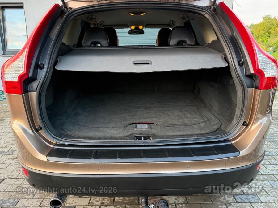 Brūns Volvo XC60 2009 Tallina, ar dzinēja tilpumu 2.40 L un nobraukumu 0 tūkst. km par 4950 €, foto 17 vietnē AUTOMOTO.COM.LV