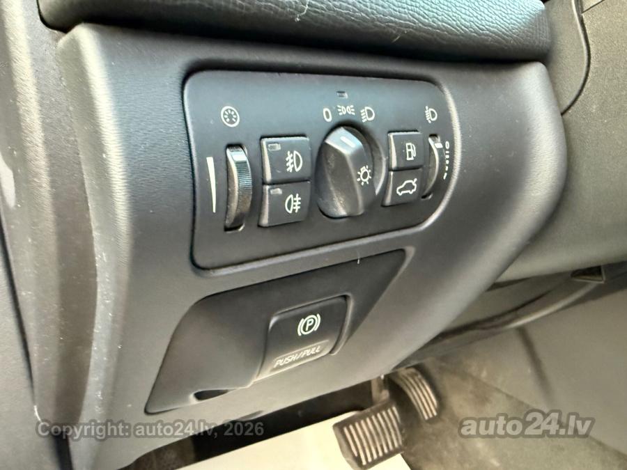 Brūns Volvo XC60 2009 Tallina, ar dzinēja tilpumu 2.40 L un nobraukumu 0 tūkst. km par 4950 €, foto 18 vietnē AUTOMOTO.COM.LV