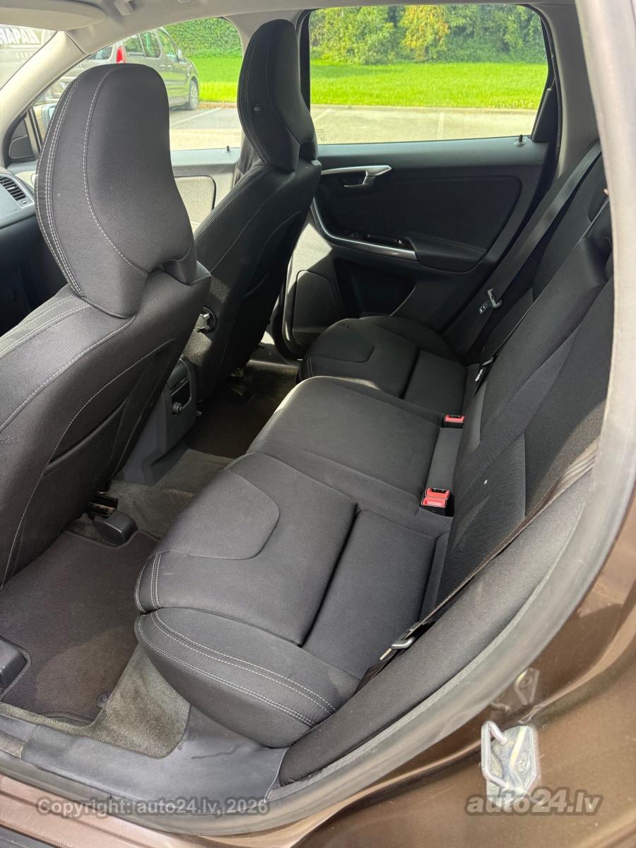 Brūns Volvo XC60 2013 Tartu, ar dzinēja tilpumu 2.00 L un nobraukumu 320 tūkst. km par 7900 €, foto 13 vietnē AUTOMOTO.COM.LV