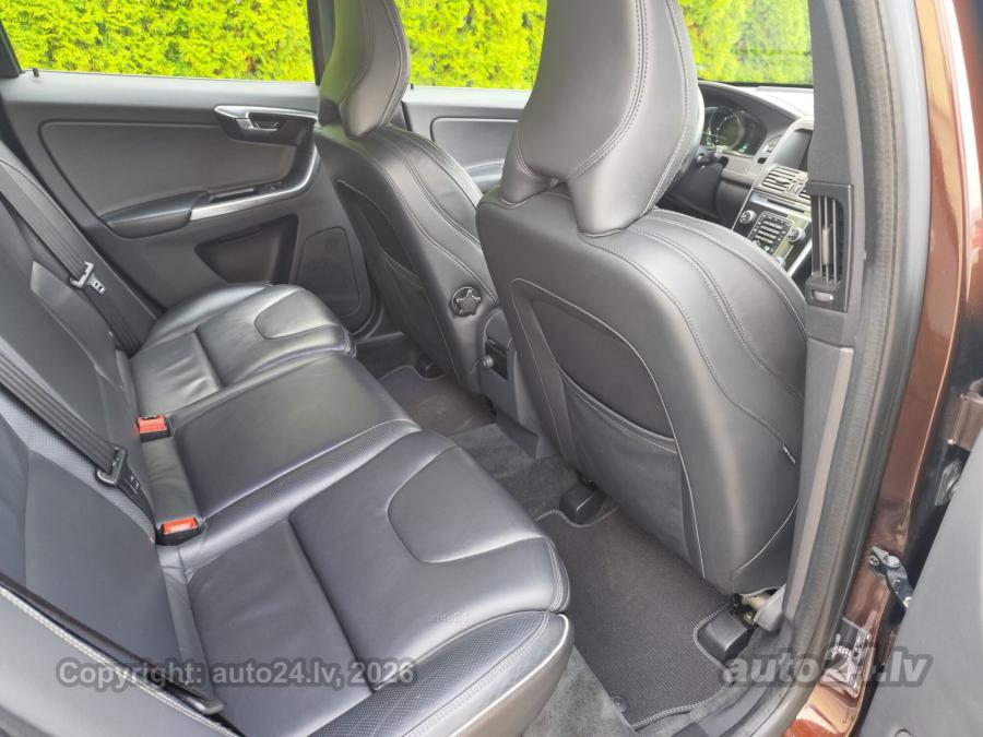 Brūns Volvo XC60 2013 Paide, ar dzinēja tilpumu 2.00 L un nobraukumu 204 tūkst. km par 12990 €, foto 15 vietnē AUTOMOTO.COM.LV