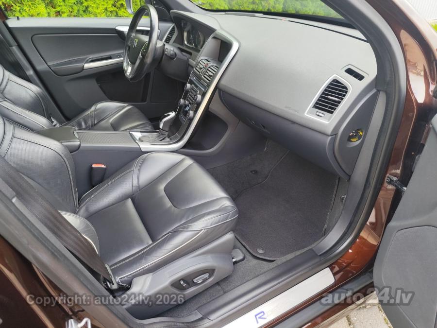 Brūns Volvo XC60 2013 Paide, ar dzinēja tilpumu 2.00 L un nobraukumu 204 tūkst. km par 12990 €, foto 16 vietnē AUTOMOTO.COM.LV