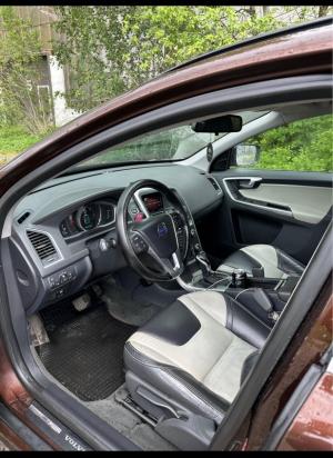Brūns Volvo XC60 2014 Tallina, ar dzinēja tilpumu 0.00 L un nobraukumu 156 tūkst. km par 12999 €, foto 10 vietnē AUTOMOTO.COM.LV