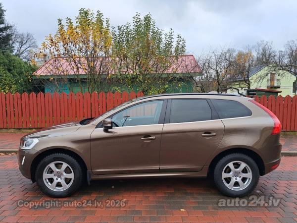 Volvo XC60 2014 in Tallinn on AUTOMOTO.COM.LV Brown Volvo XC60 2014 in Tallinn, with an engine capacity of 2.00 L and mileage of 145 thousand km for 12500 €, photo 6 on AUTOMOTO.COM.LV